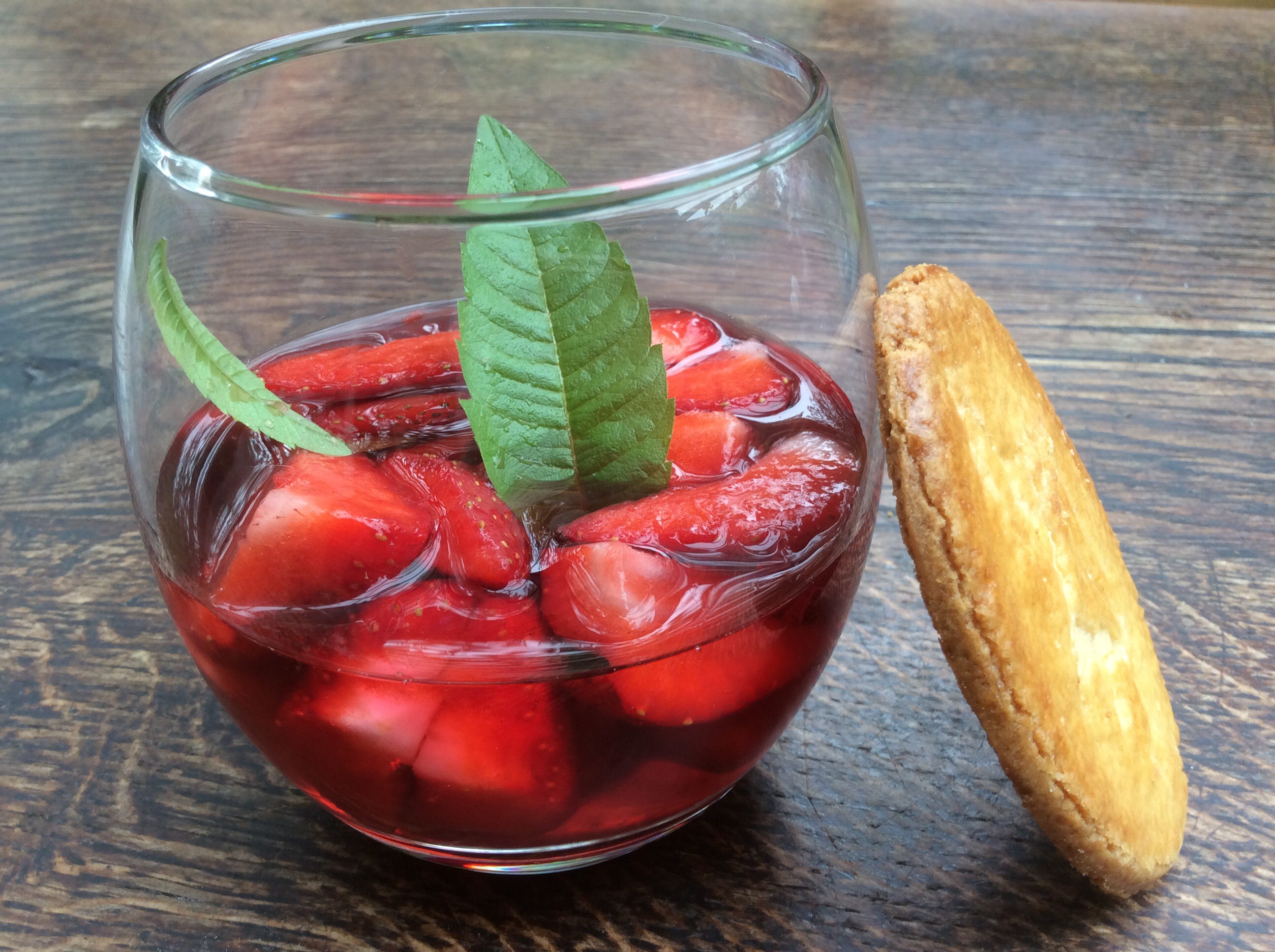 Salade de fruits rouges et infusion